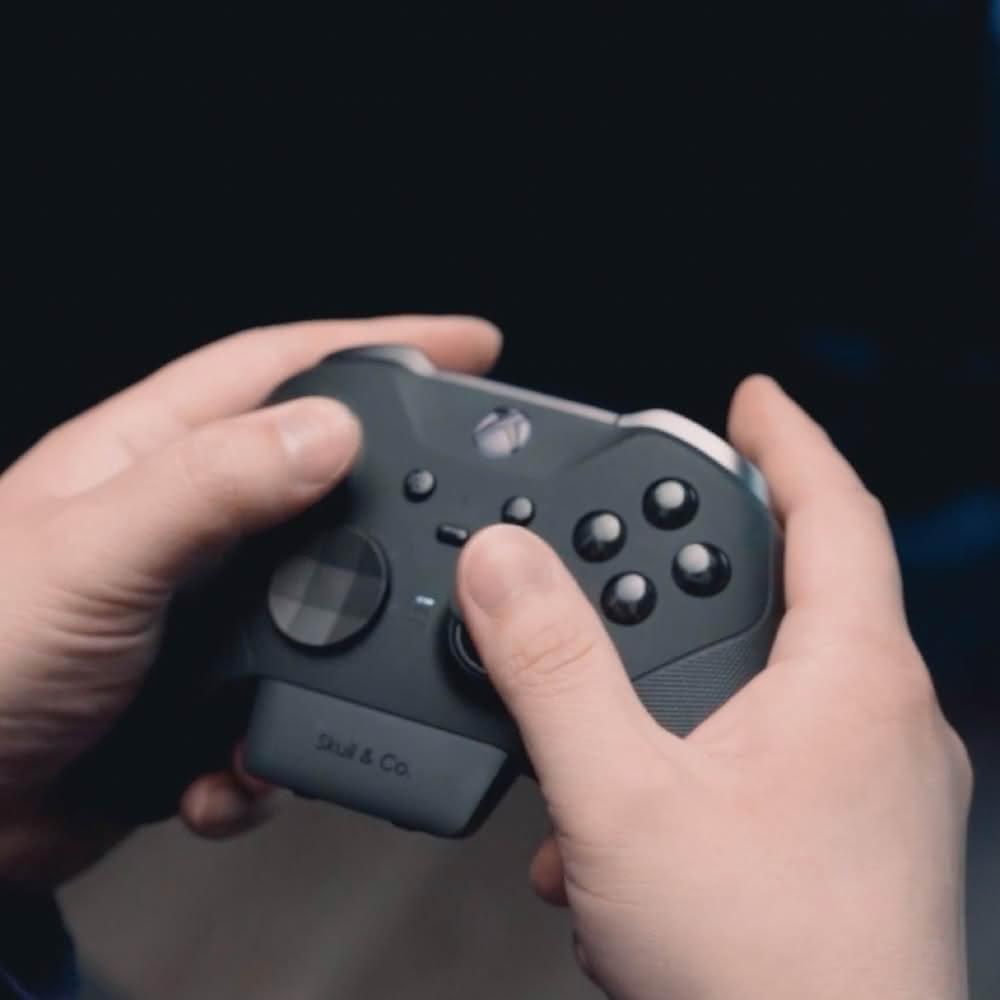 《Skull & Co.》Xbox藍牙耳機音訊接收發射器AudioBox |適用手把控制器XB1/XSX/XSS/Elite(Xbox藍牙音訊發射器)