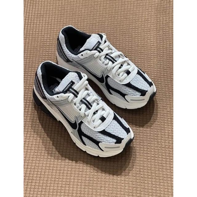 【NIKE 耐吉】Nike Zoom Vomero 5 Photon Dust 芝麻牛奶 女款 HQ1182-001 - momo購物 ...