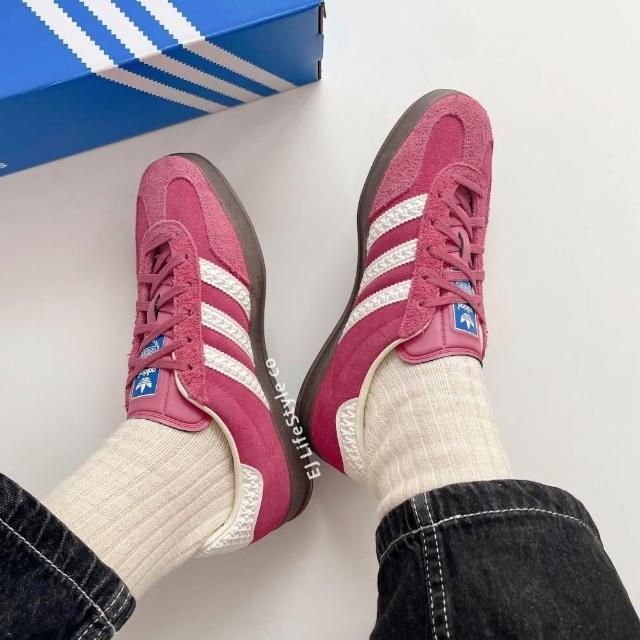 【adidas 愛迪達】ADIDAS GAZELLE INDOOR 草莓粉 樹莓粉 粉紅 草莓熊 奶油白 浮雕 焦糖底 男女鞋 IF1809 ...