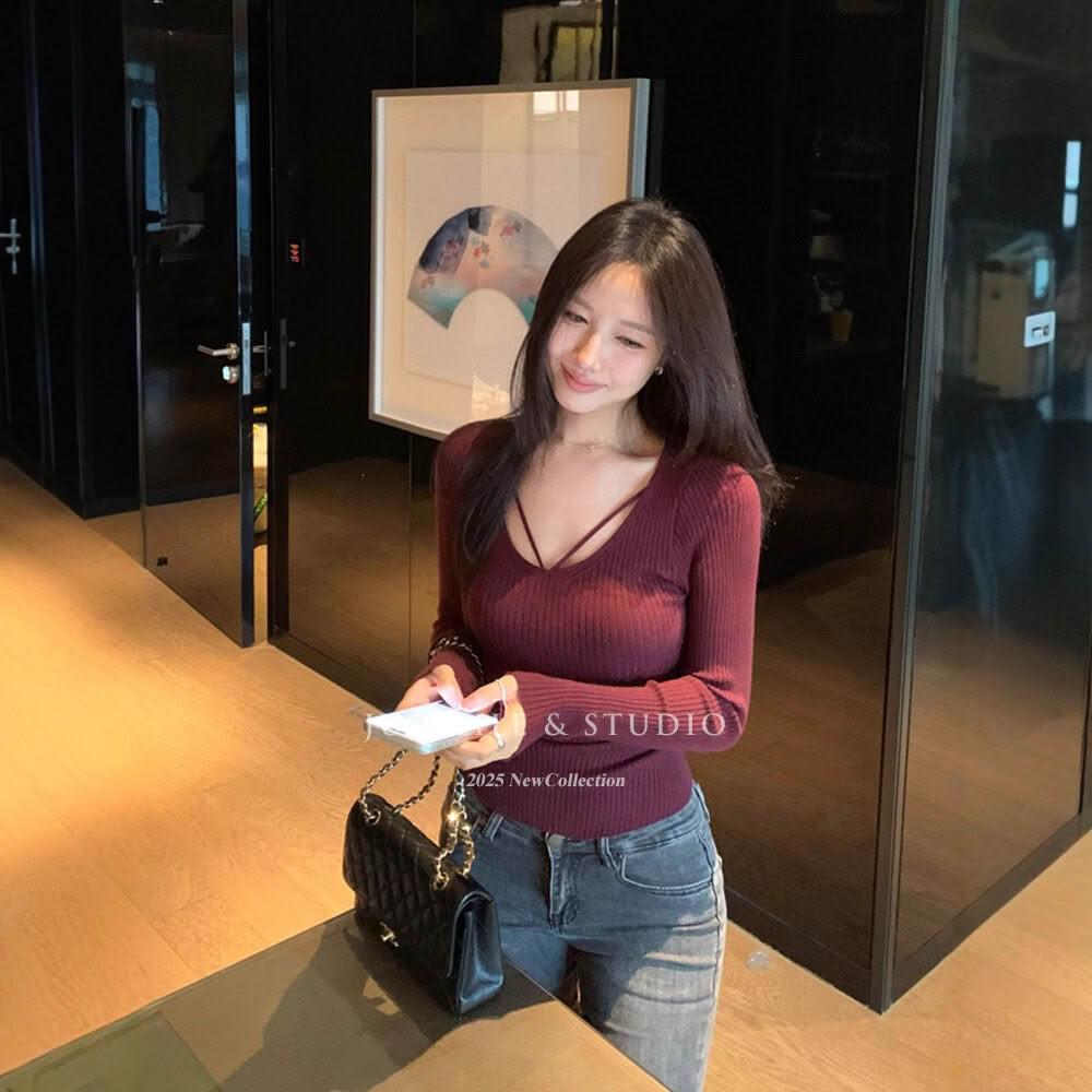 希妍 內搭上衣女秋冬設計感純欲風性感辣妹u領針織衫彈力修身打底衫